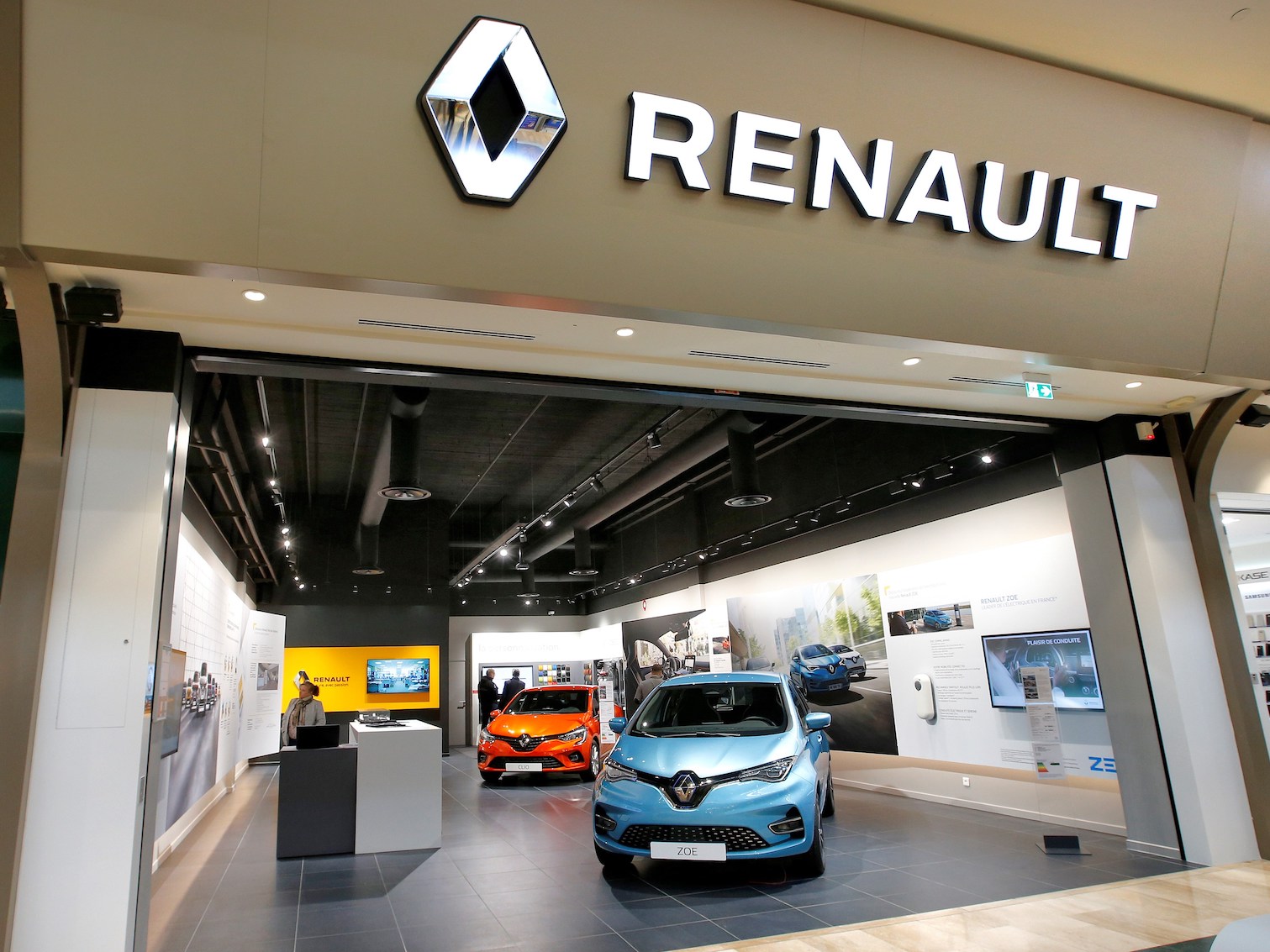 Renault et le groupe Sofibrie ouvrent le premier Renault City ! - ANews ...